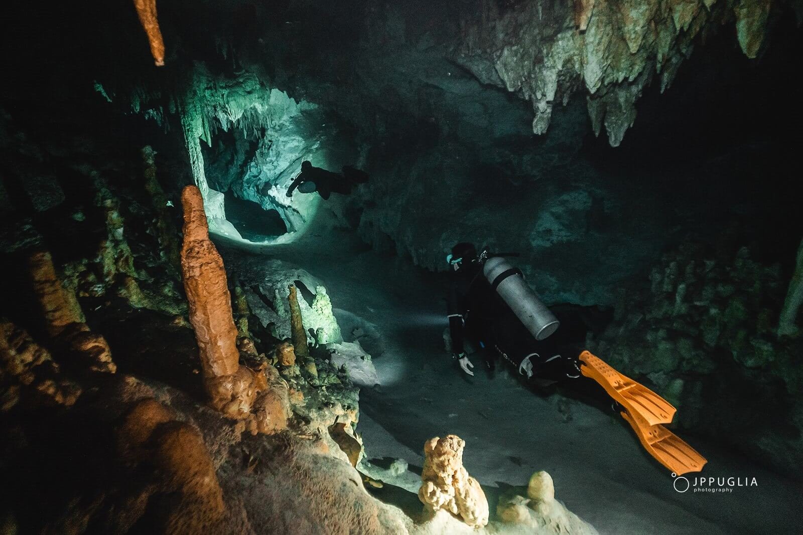 Dive in Cenotes "Chac Mool + Kukulkan" | AWA Scuba
